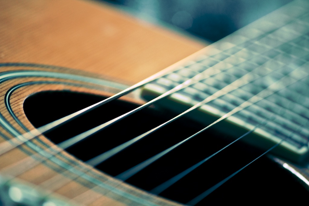 Guitar Strings: Acoustic vs Classic